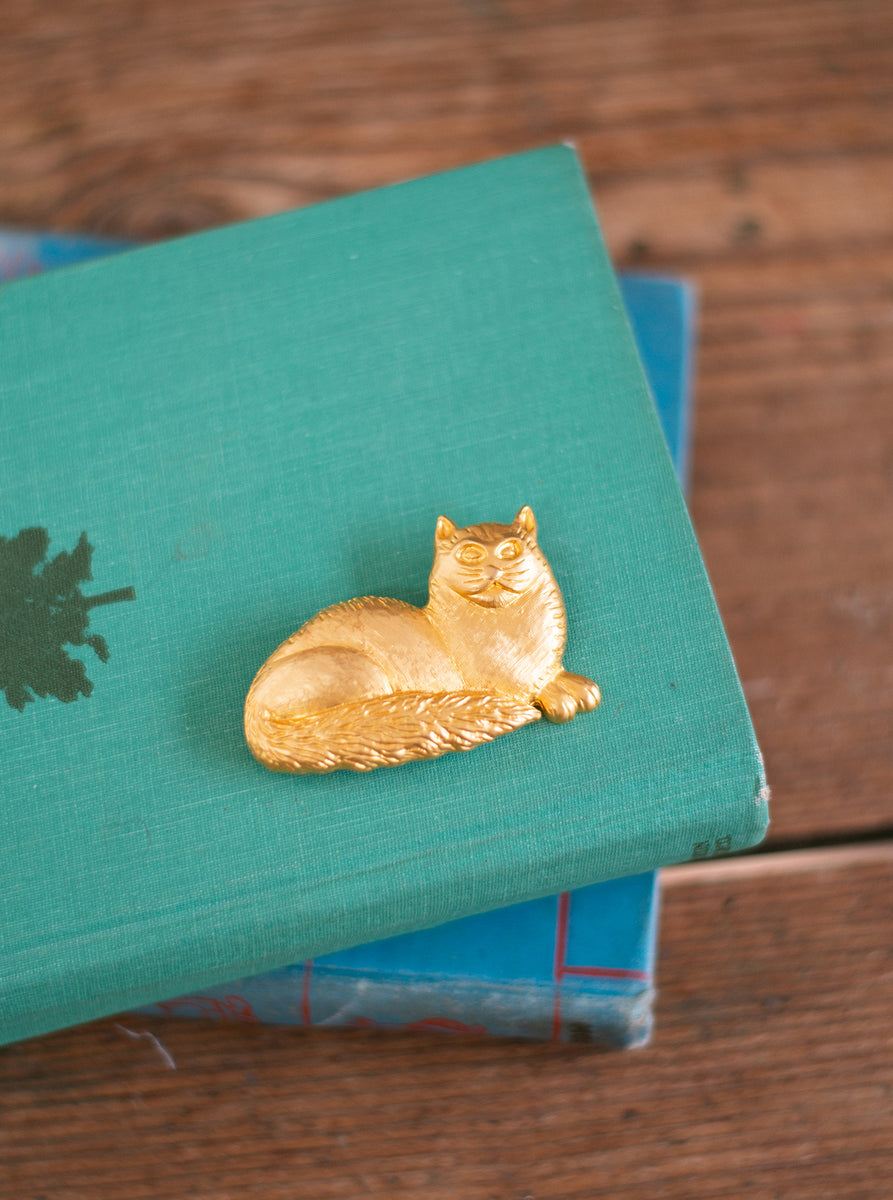 GOLD CAT PIN – MODERNBEAST